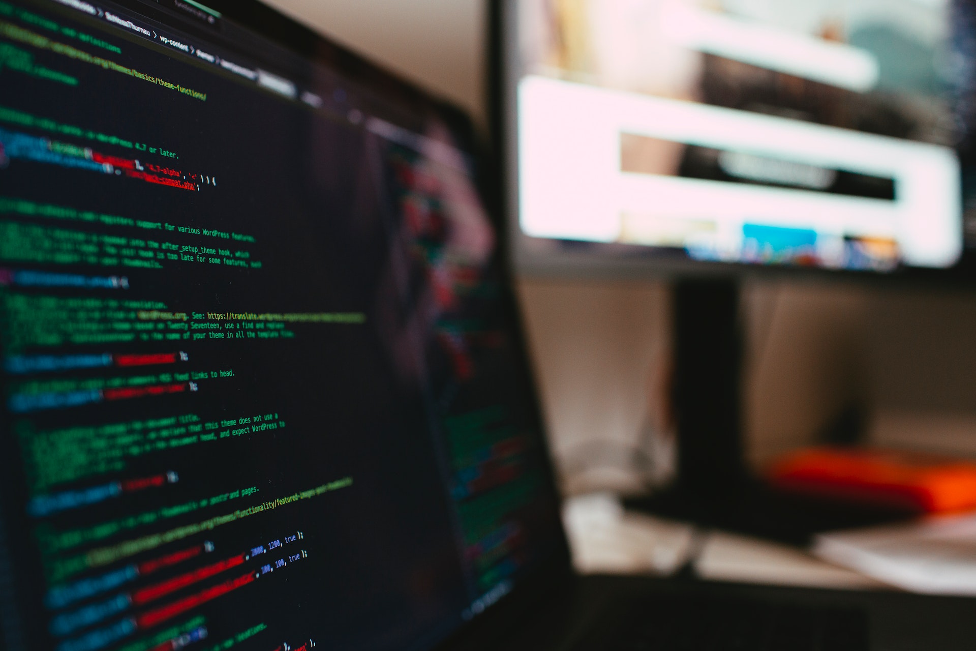 Perché scegliere TypeScript? Perché scegliere TypeScript?